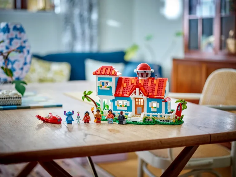 LEGO Lilo and Stitch Beach House 43268 Set Review: Wonderful Ohana ...
